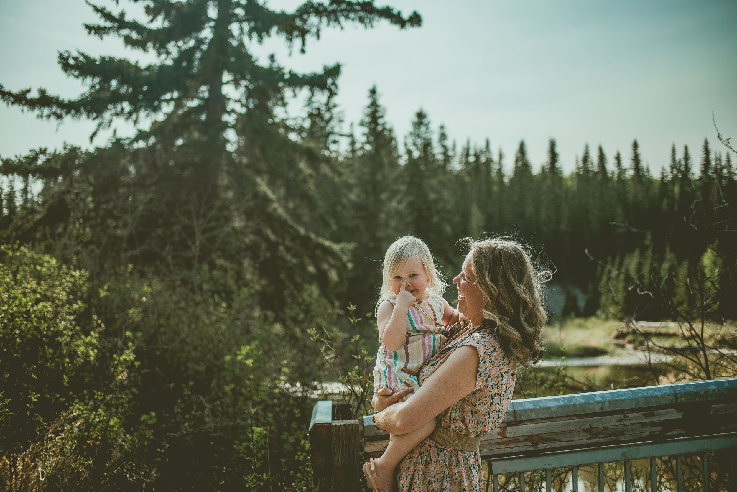 Edmonton Whitemud Park Spring Family Photos - Shalene Dawn Photography