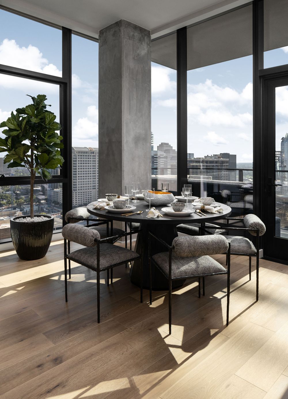 Rachel Horn Interiors - Downtown Austin Condo - Sean Carranza Photography