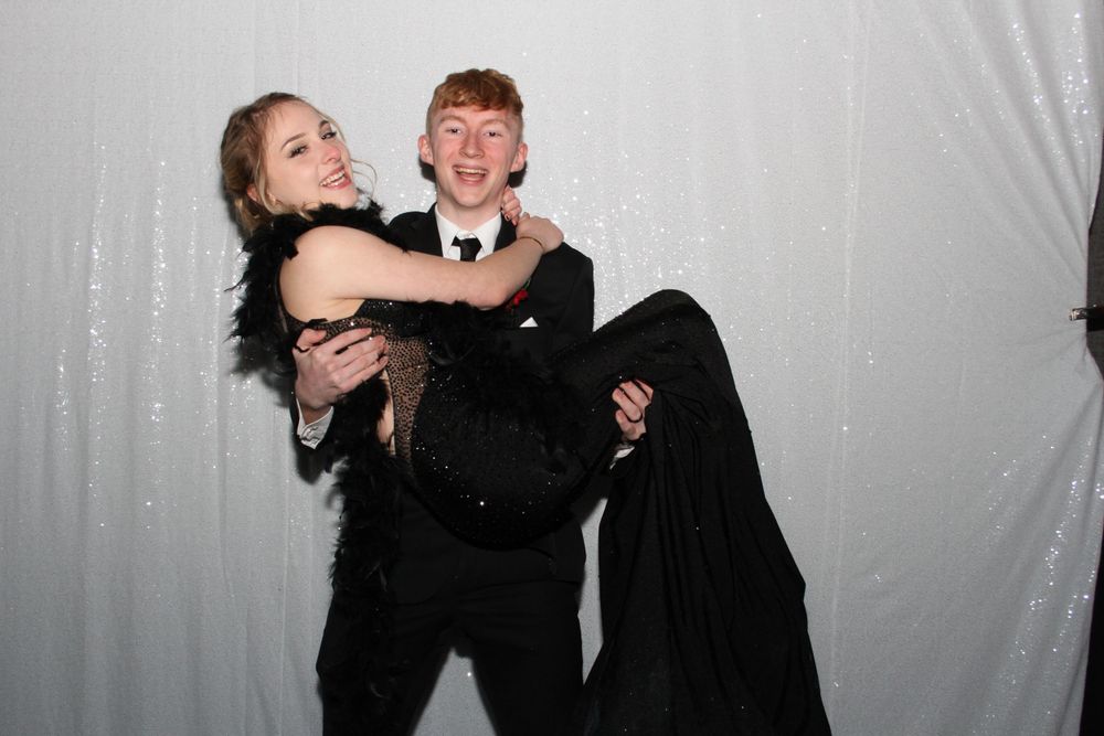 How To Plan The Perfect Homecoming Dance - Snap 'N Pics