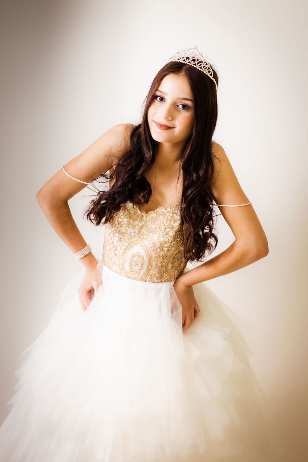 Quinceañera Portrait - Studio Session - Linda Kleineberg Photography
