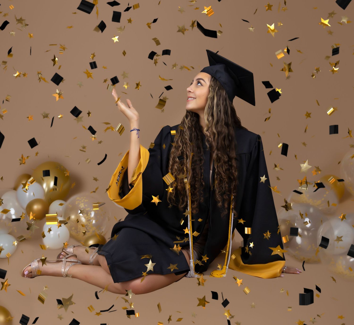 Graduation Sessions - Sunflower Photography