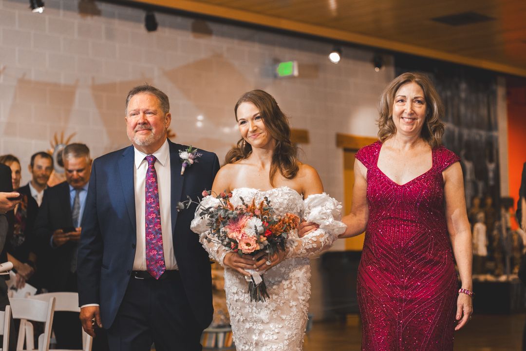 A Rainy Day Wedding at Visionary Art Museum in Baltimore, MD