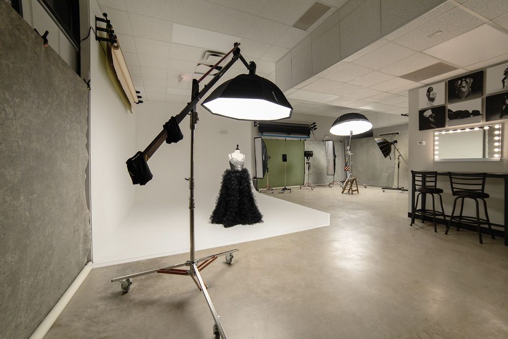 About Fine Art House | Atlanta Luxury Portrait Photographer