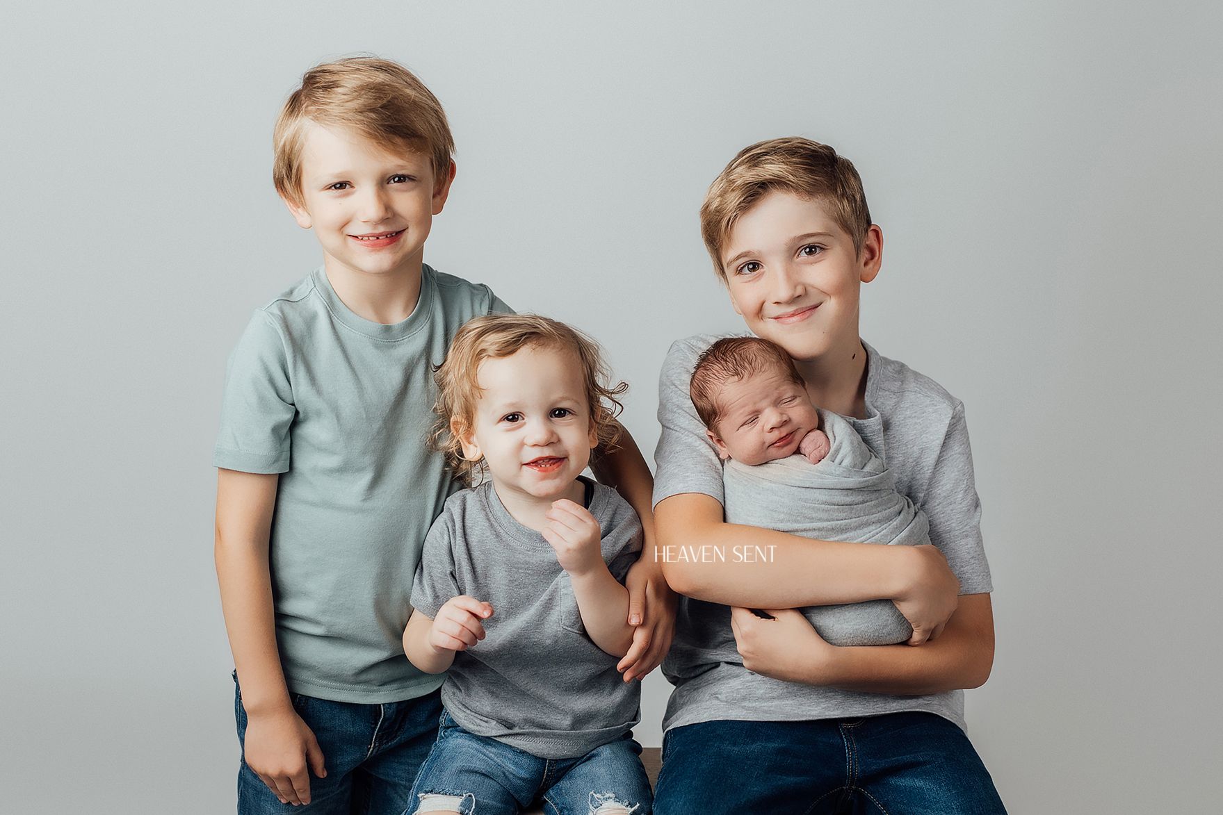 8 Tips for Successful Sibling Photos - Heaven Sent Photography