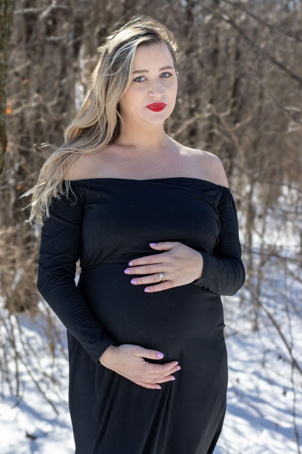 The Challenge of Capturing Solo Maternity Sessions in the Snow ...