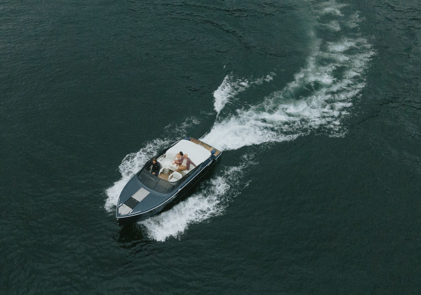 TOZZI STUDIO Photo and Video