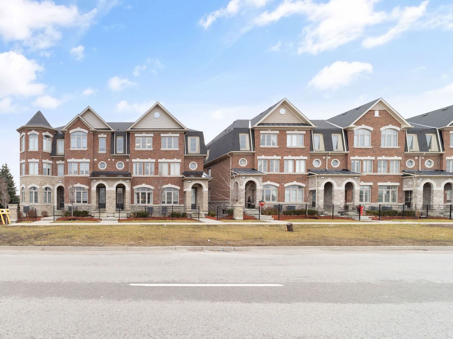 141-1331 Major Mackenzie Drive W, ON - Evios Media | Real Estate Media ...