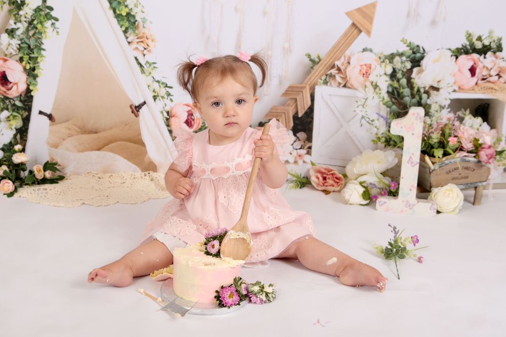 Sarah Lewsey Photography - Cake smash - Maternity & Newborn Photography