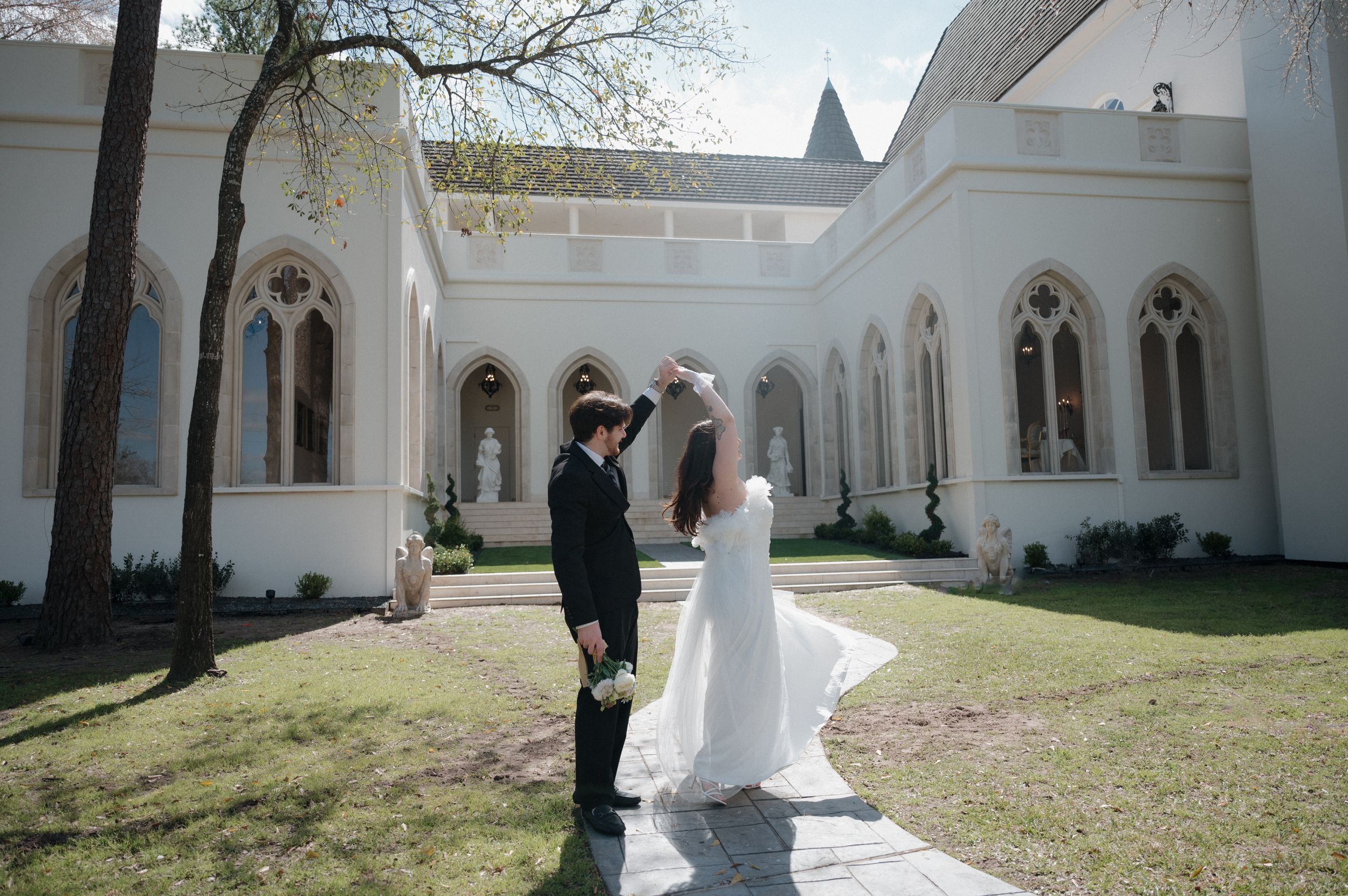 Chateau Nouvelle Weddings with Mandi Roach
