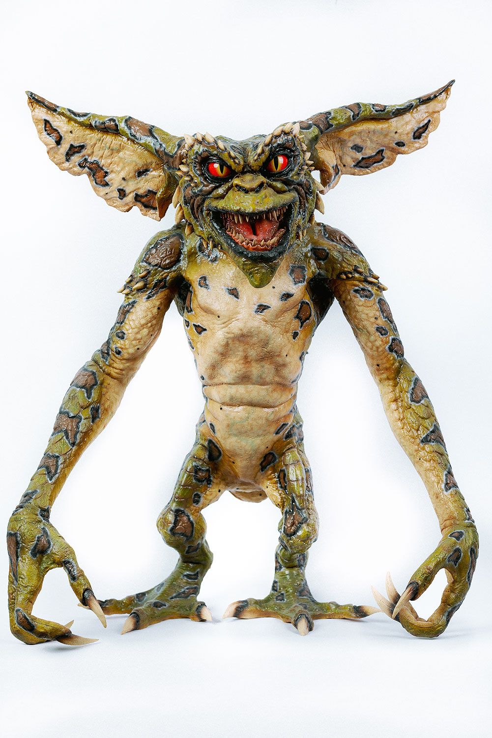 Gremlin Replicas - The Gremlins Museum