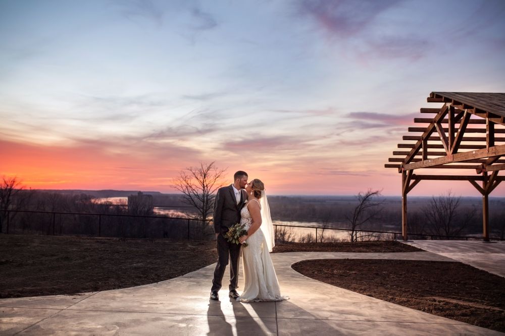 Griffin Wedding & Reception: Eagle Bluff Ranch in Waverly, MO ...