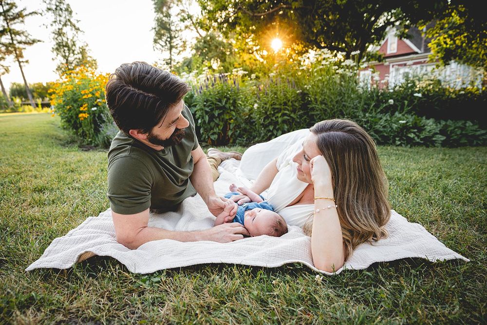 Outdoor Newborn Photography Session - Newborn, Senior and Family ...
