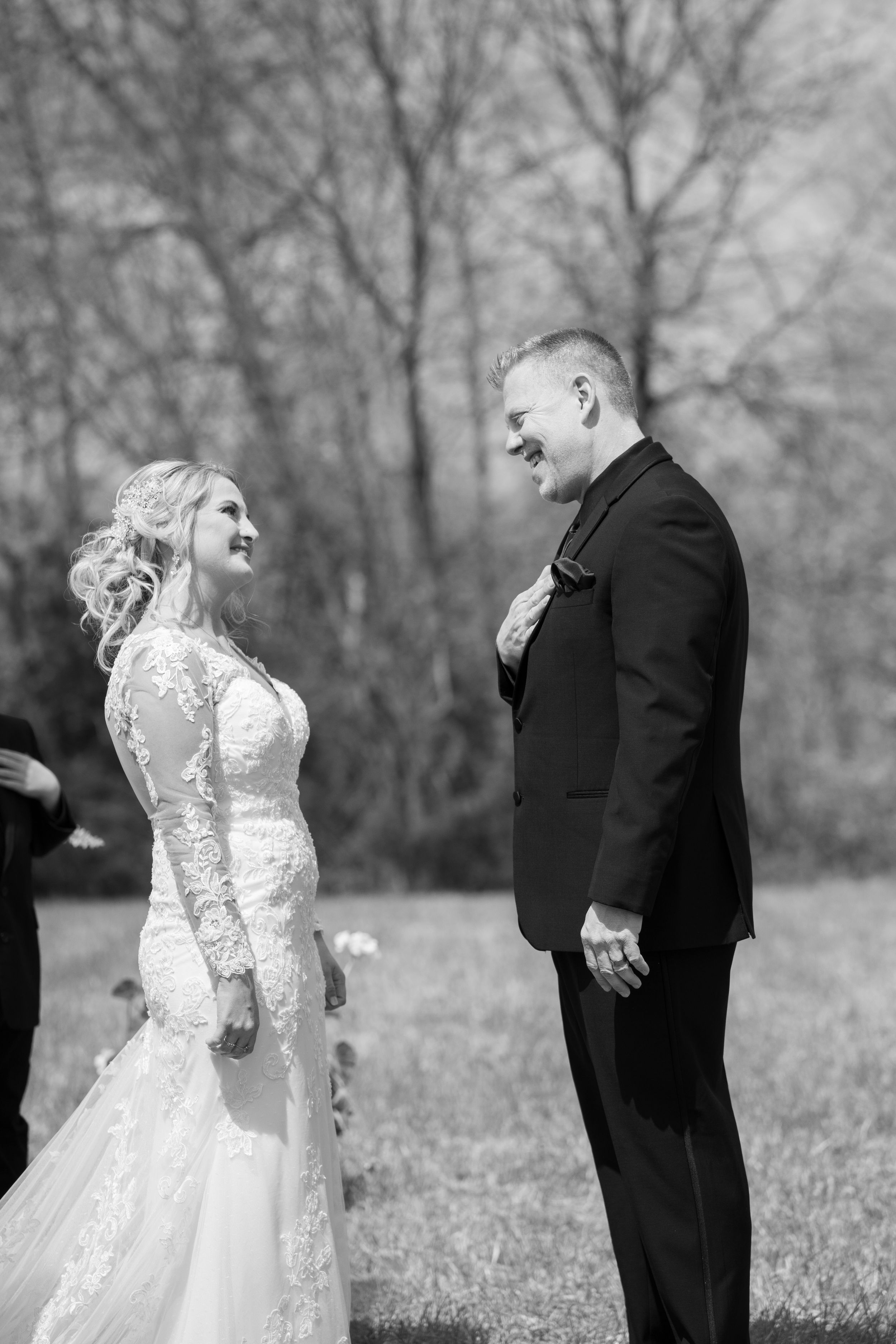 Gorgeous Outdoor Wedding in Mid-Missouri | Kenzie + Preston's Wedding ...