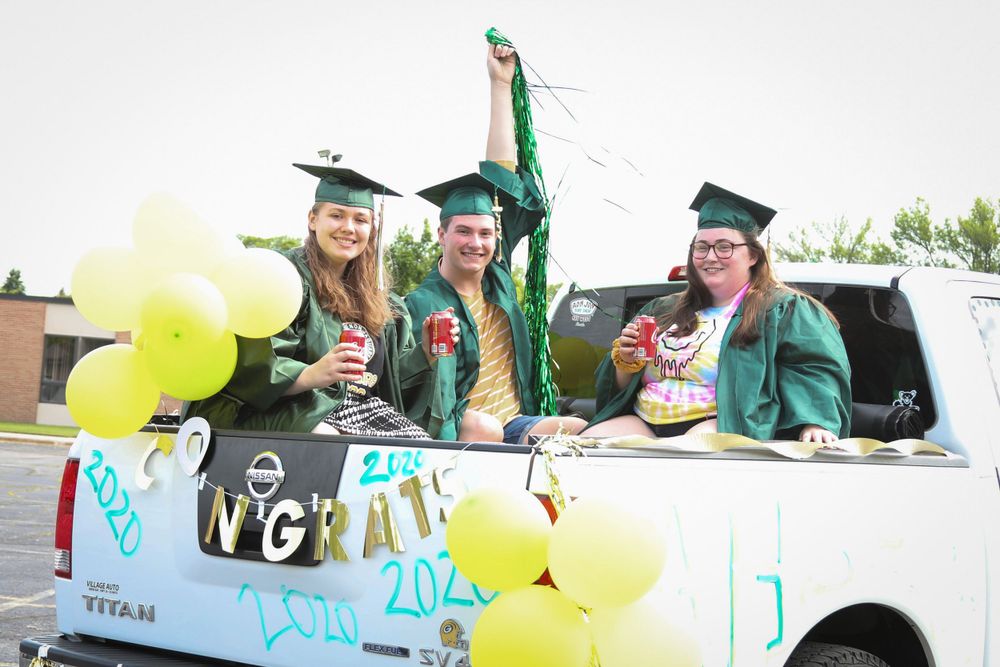 What You Need To Know About Graduation Invites and Announcements ...
