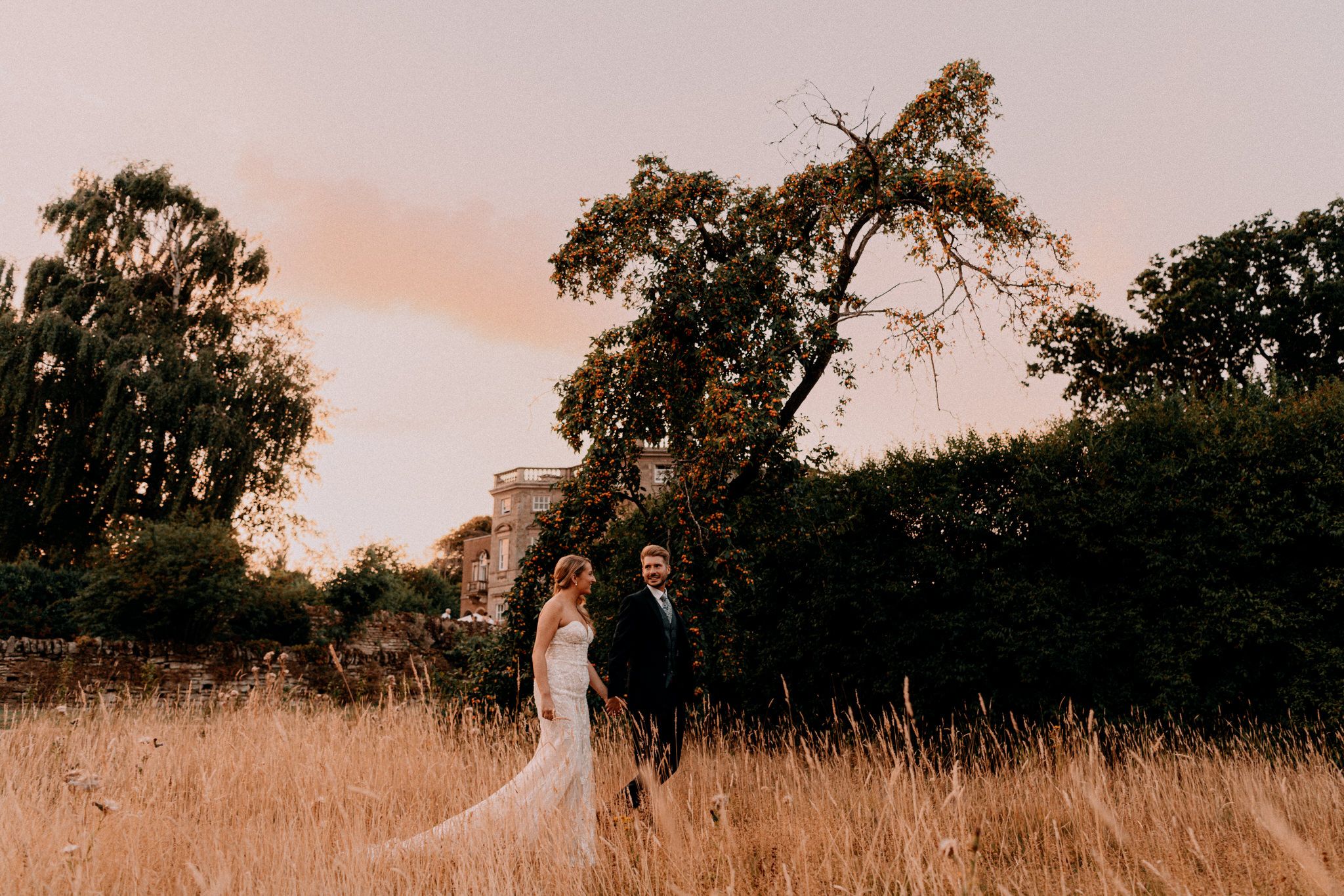 Golden hour wedding photographs - Rose and Rainbow Photography