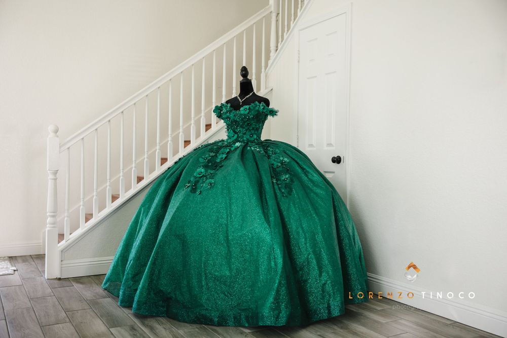 Royal Castle Banquet Hall Quinceanera - Alina - Lorenzo Tinoco Photography