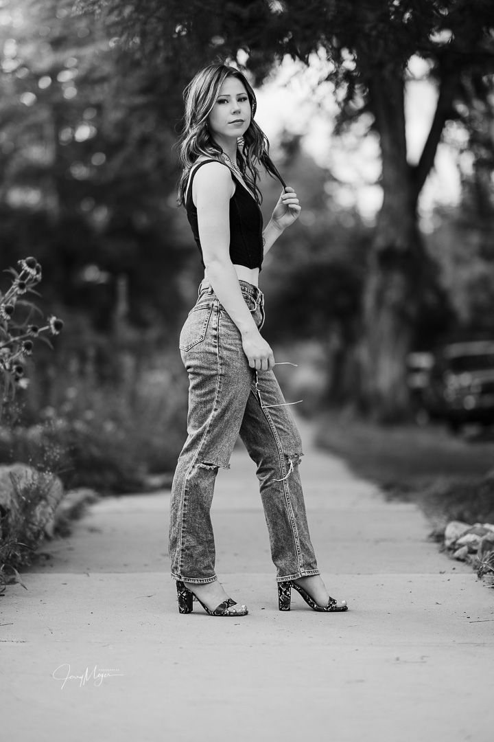 10 Girl Posing Tips & Inspiration for Portraits - Jerry Moyer ...