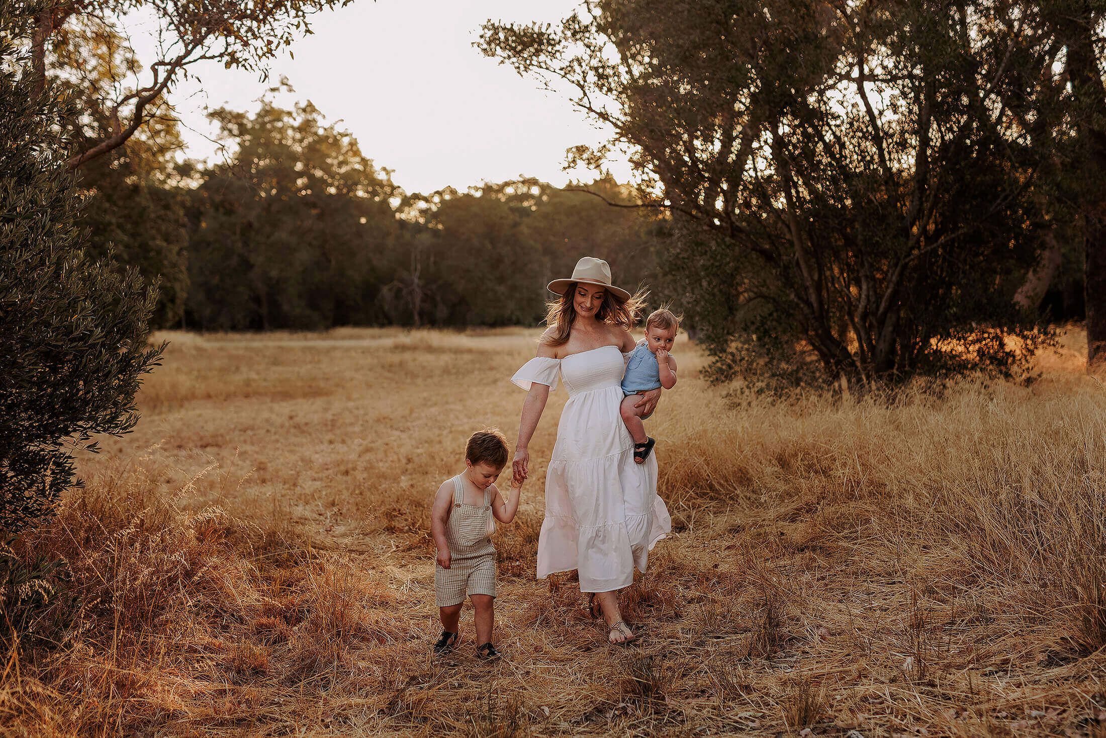 What's the best time of day for an outdoor photo shoot - Little Brown ...