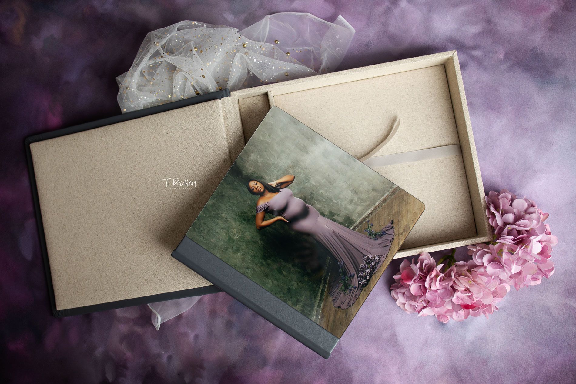 A LOOK AT OUR PRESTIGE LUXE MATERNITY ALBUM | QUEENS NYC PREGNANCY ...