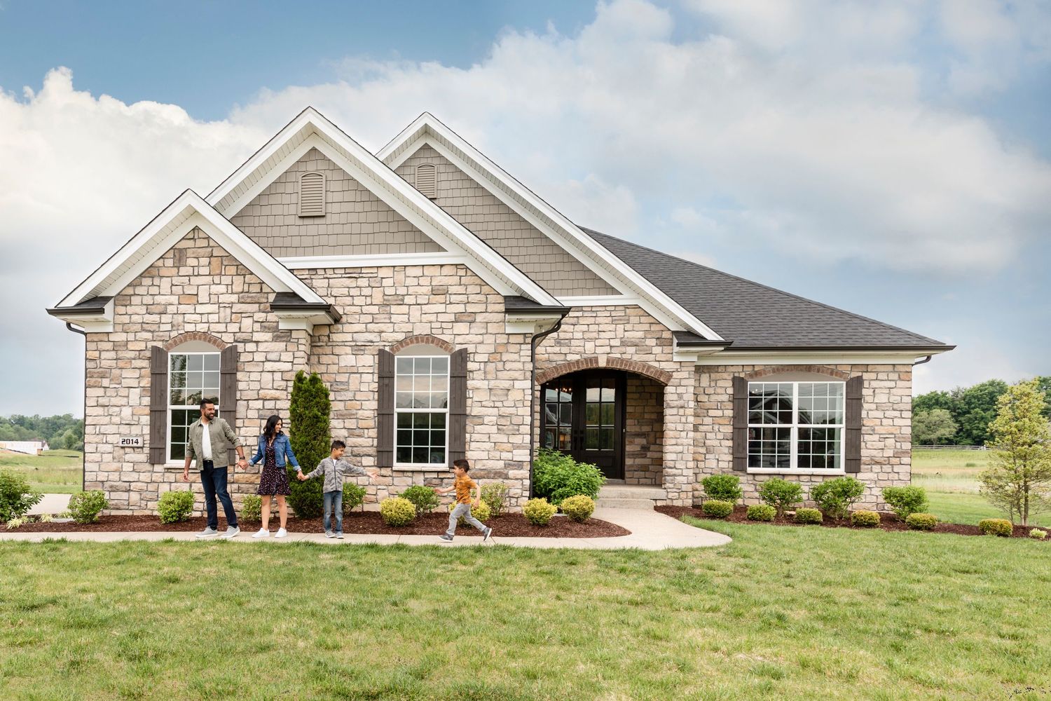 Lifestyle Elite Homes - Meghan Francis Photo