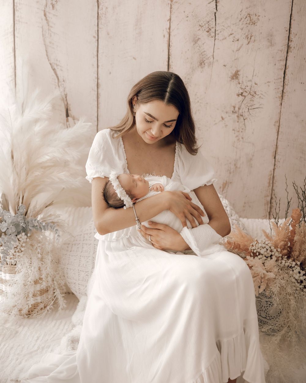 Newborn - Figure 8 Photography - by Genevieve Jurgens