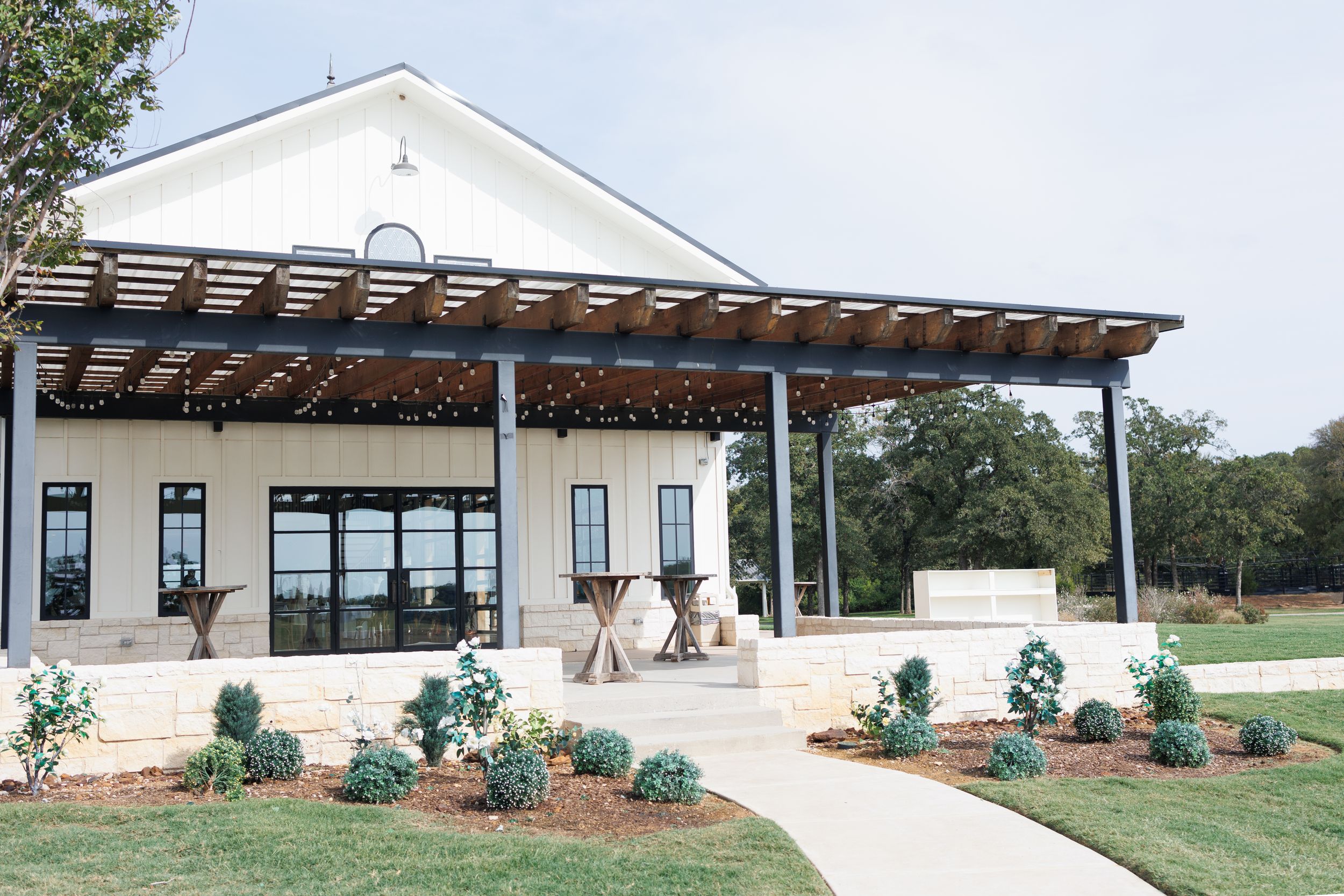Bella Cavalli Events: A Modern Rustic Wedding Venue in Aubrey, Texas ...