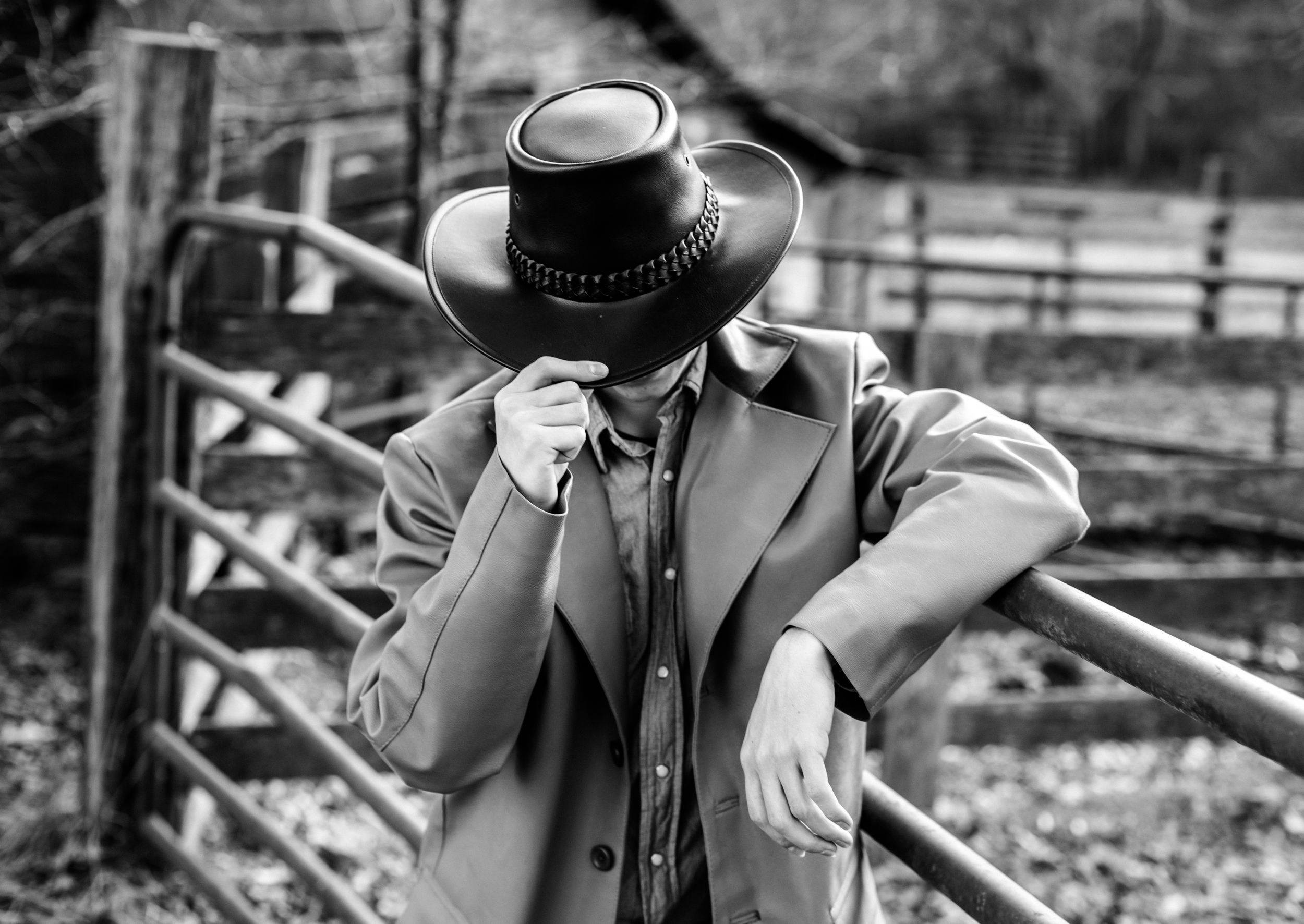 The Best Props to Bring to a Photoshoot - Olivia Paige Photography ...
