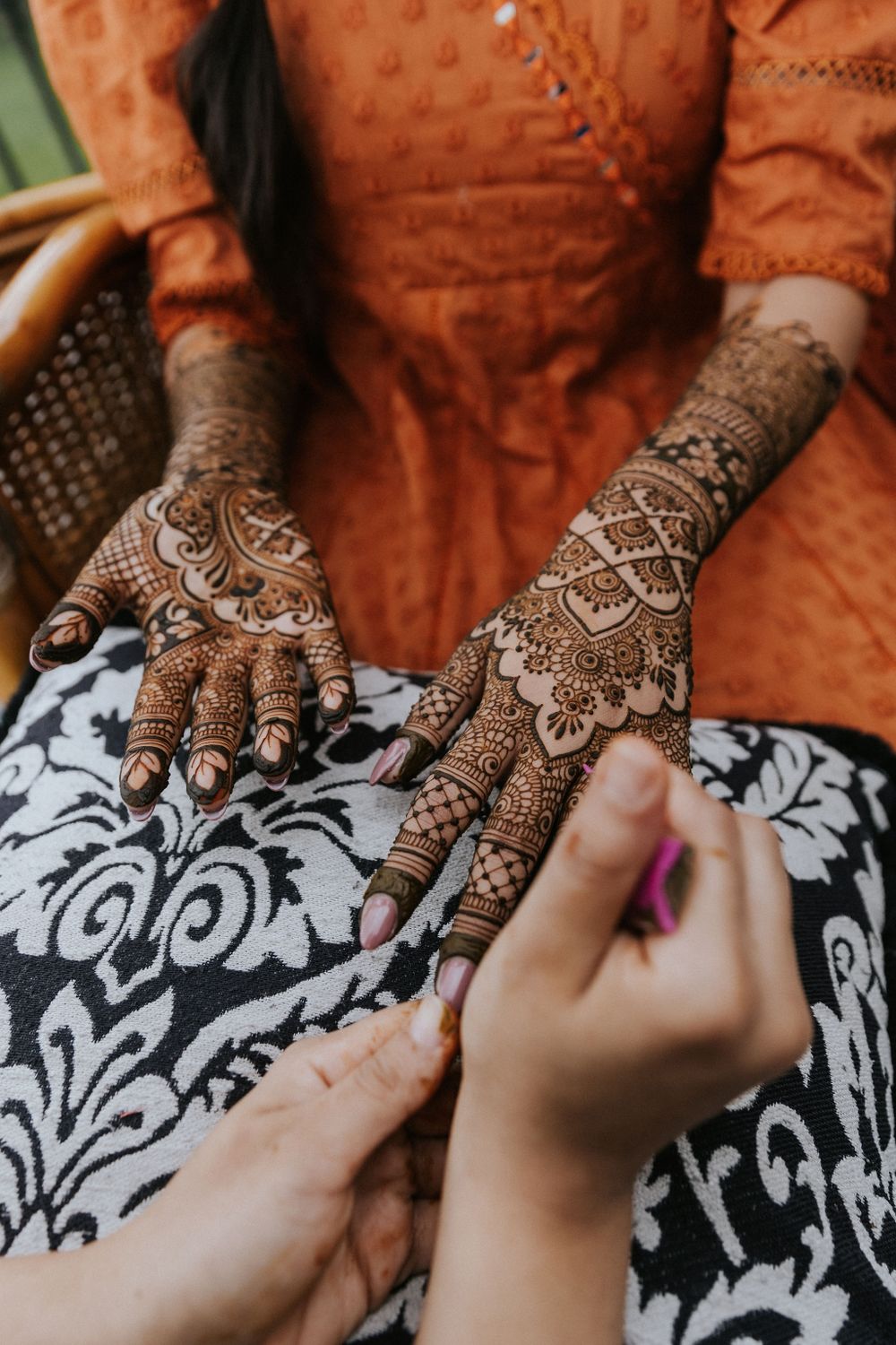 Anam's Mehndi - Simran Sahni Photography