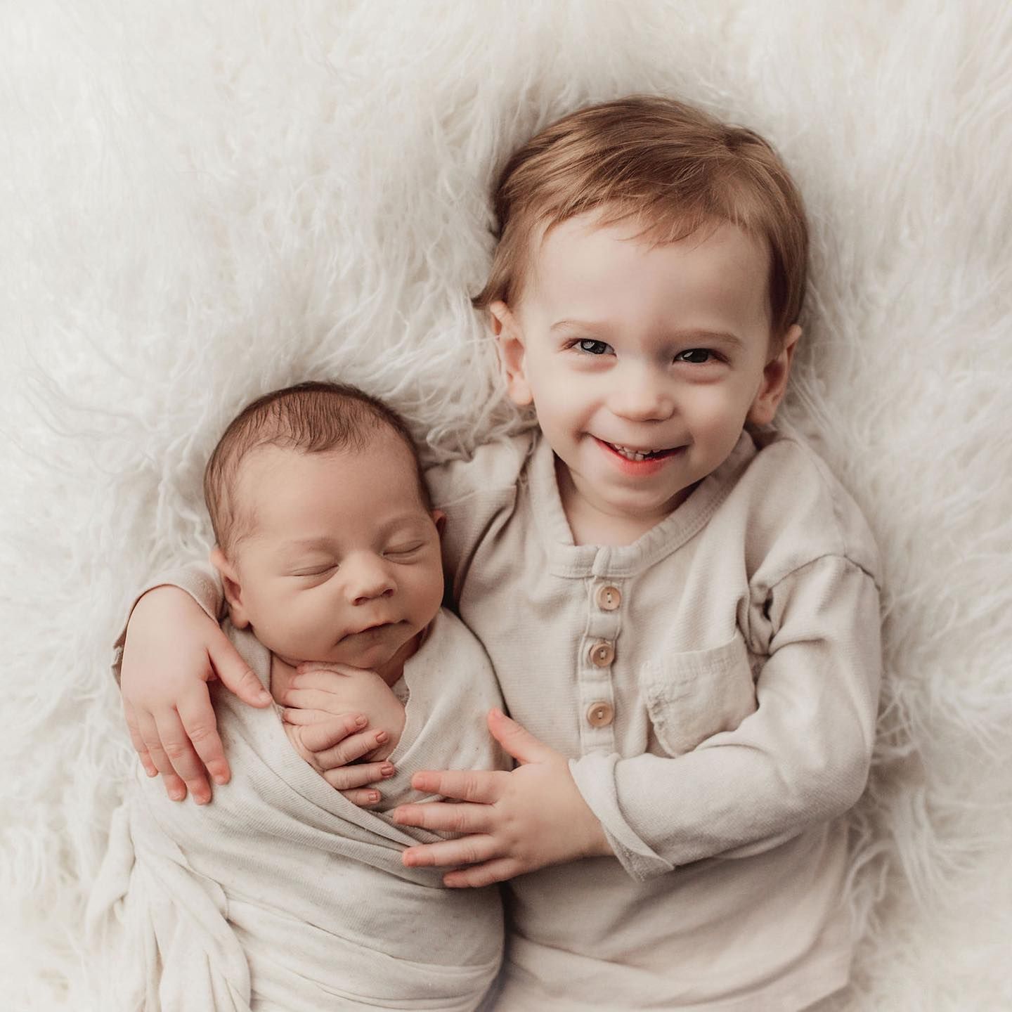 8 Tips for Successful Sibling Photos - Heaven Sent Photography