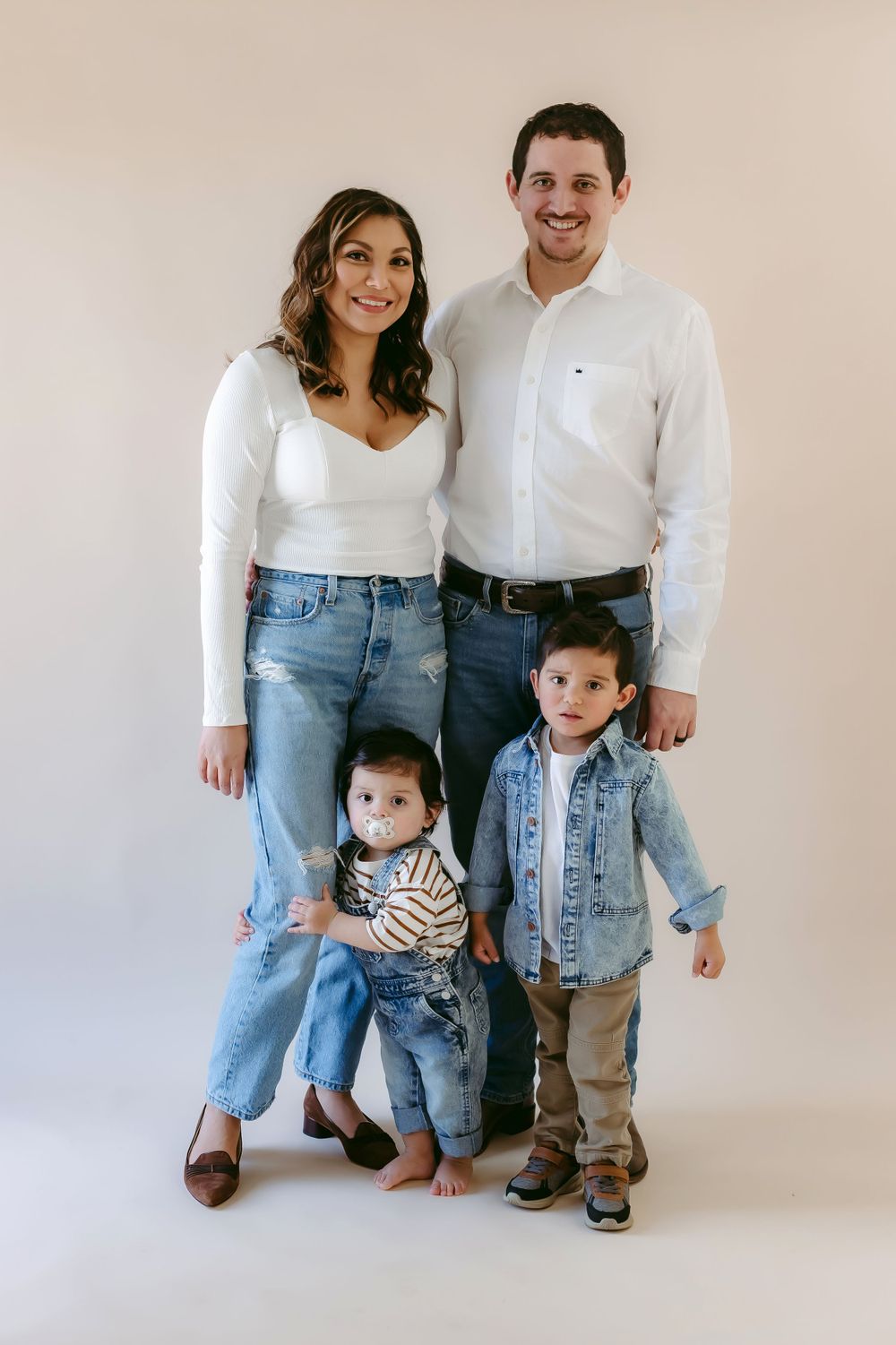 A Classic Family Session in La Vernia, Texas at Salt + Light Studio ...