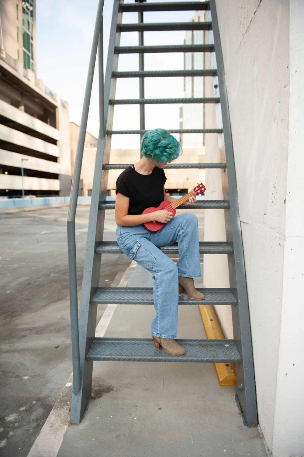 Choosing The Right Props for your senior portraits in middle tennessee ...