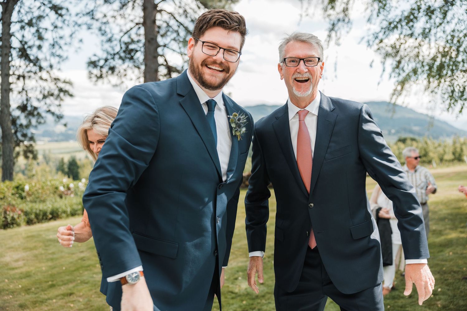 Chloe & Garrett's Hood River Country Estate Wedding | Hood River ...