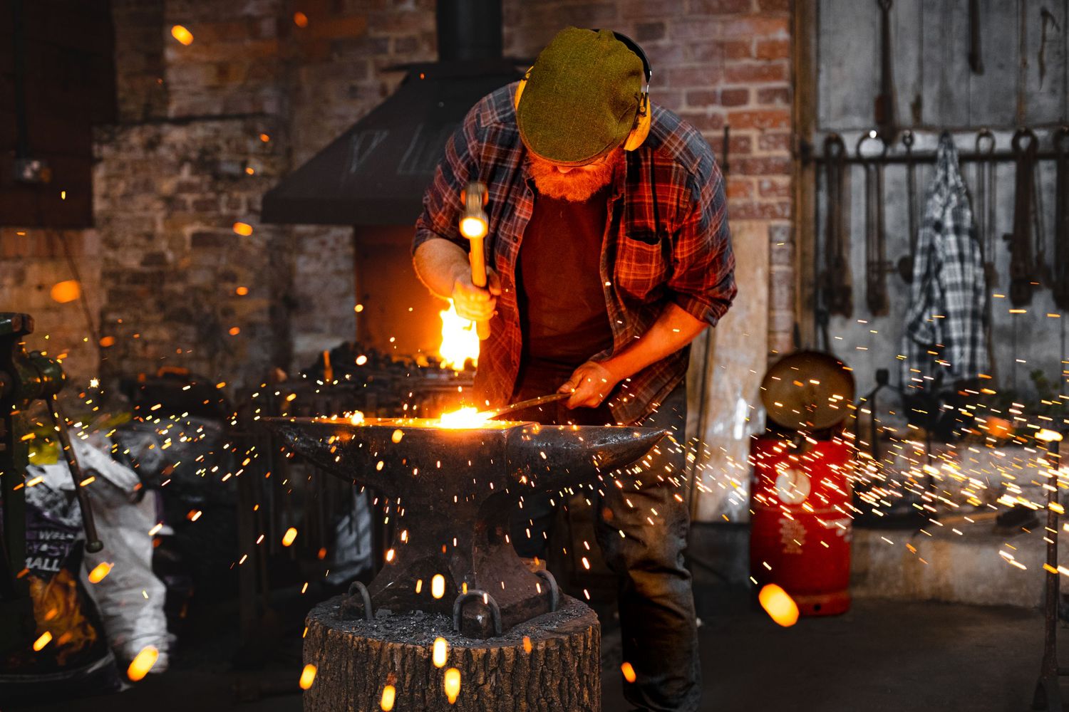 Ian Thackray Blacksmith - Daniel Seago Photography