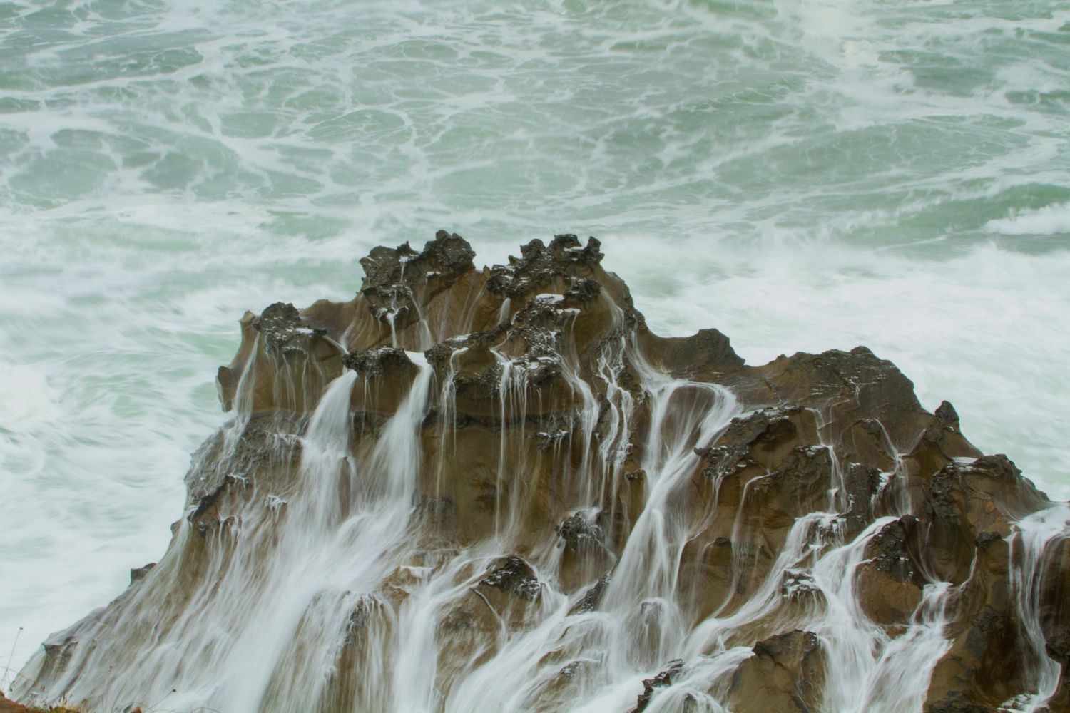 Mystery sea crag - Oregon Scenic Photo