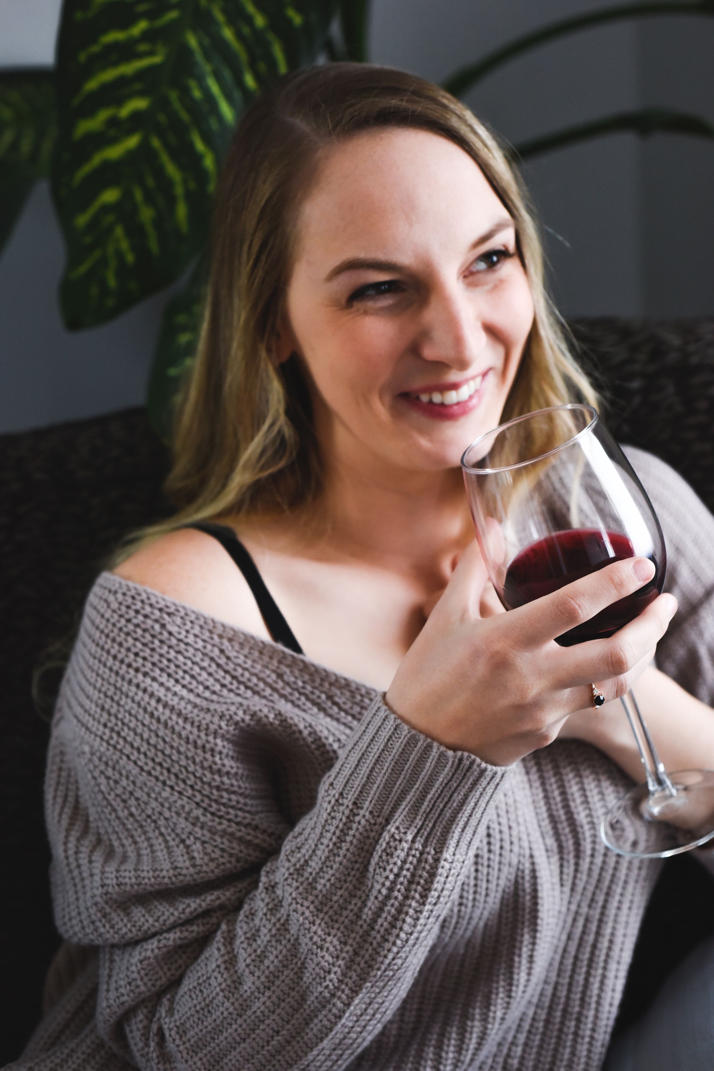 Cozy Boudoir Shoot with Gabi - Kate Metzger Photography