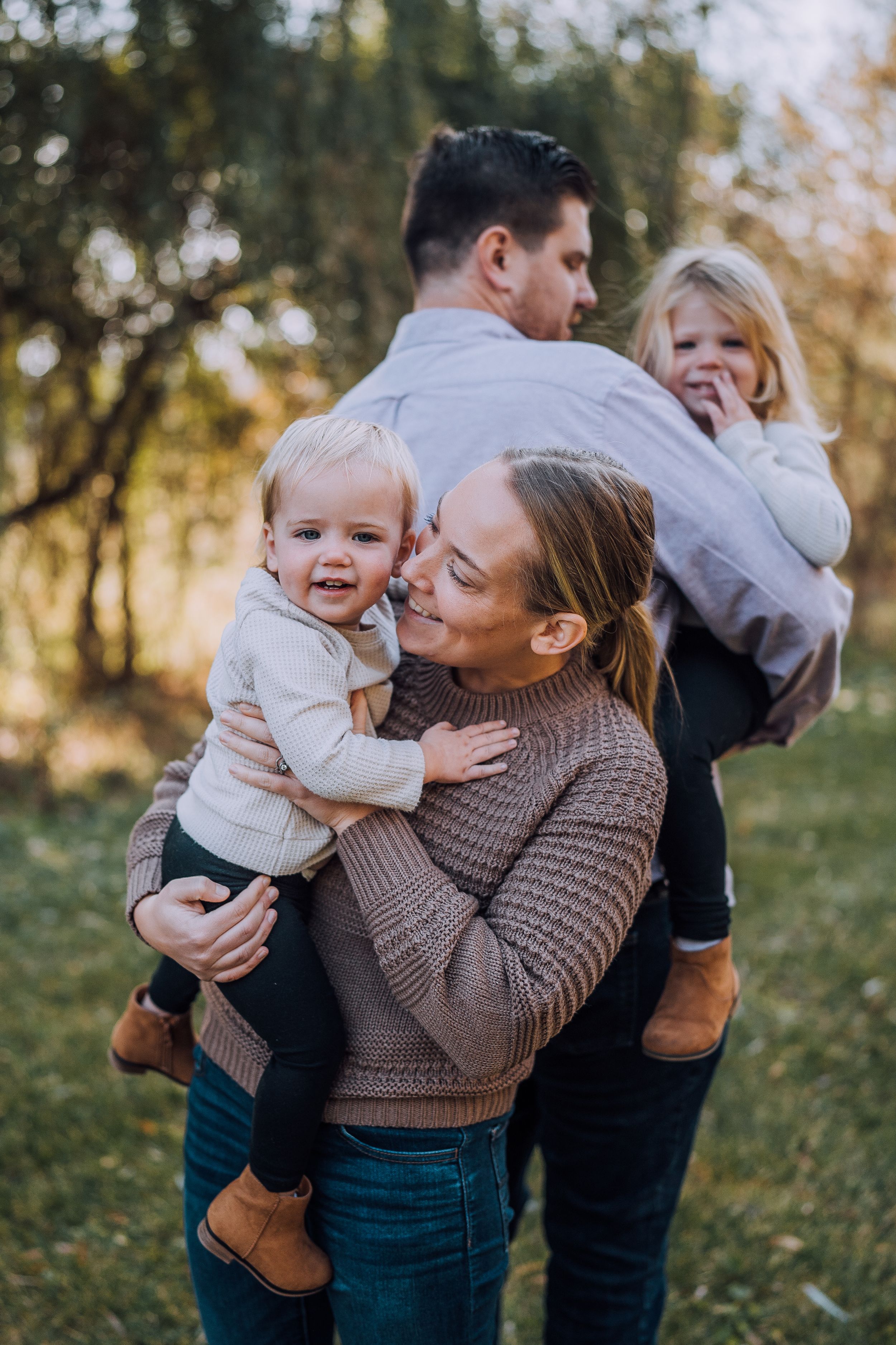 What is the Difference Between Posed & Lifestyle Photography? - Anna ...