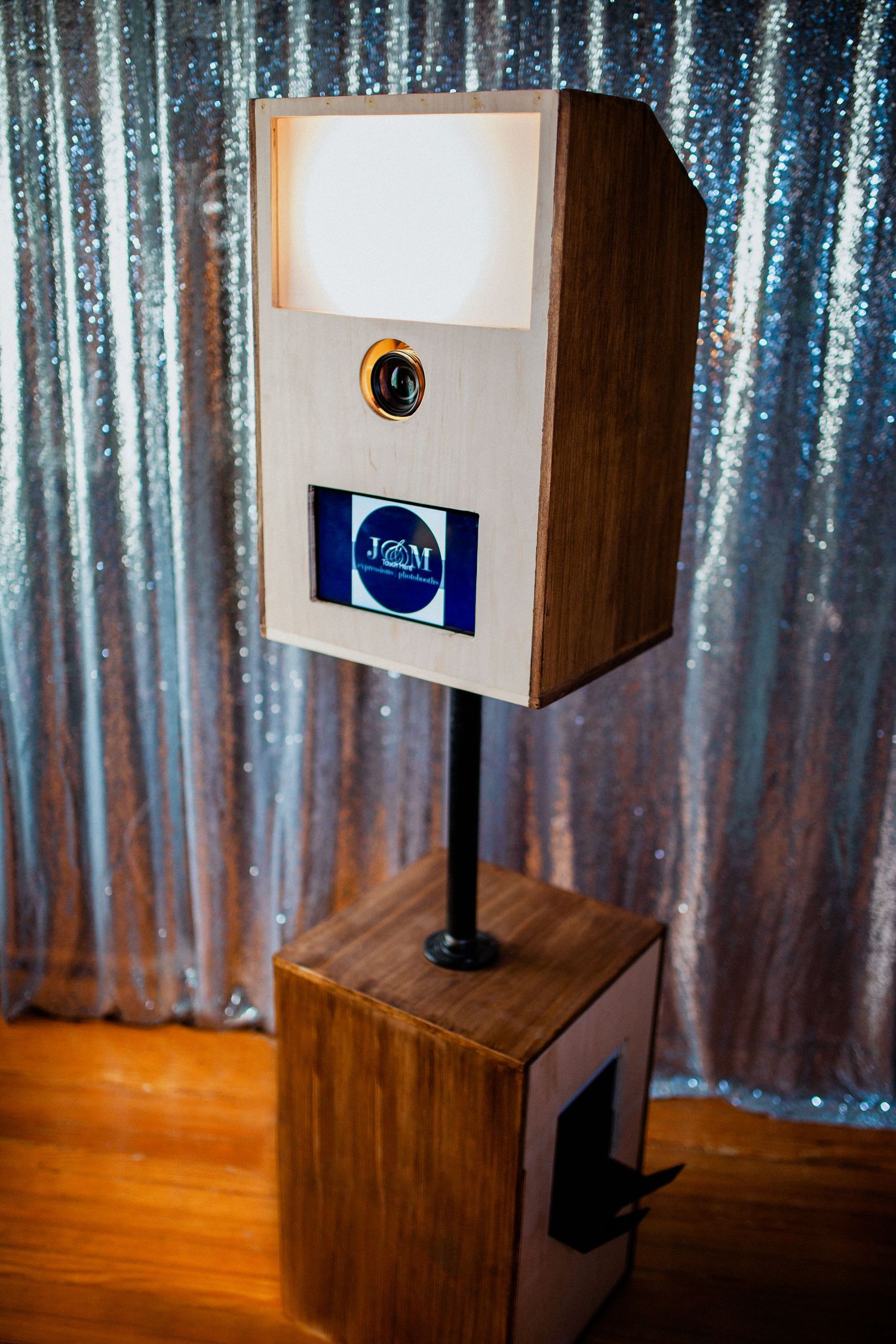 Photobooth - J&M Expressions Photography