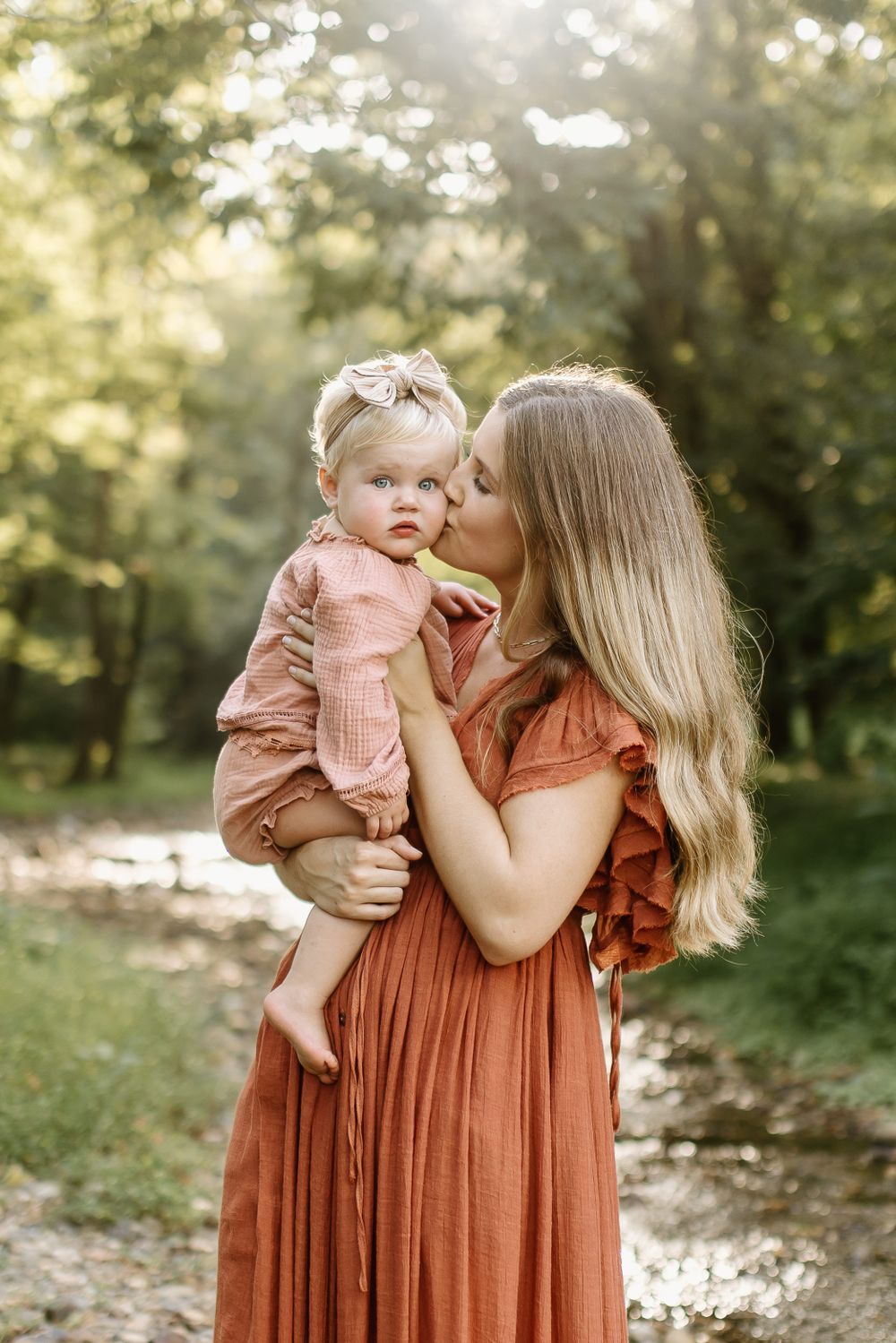 MOTHERHOOD RIVER SESSION - Lydia Michael Photography