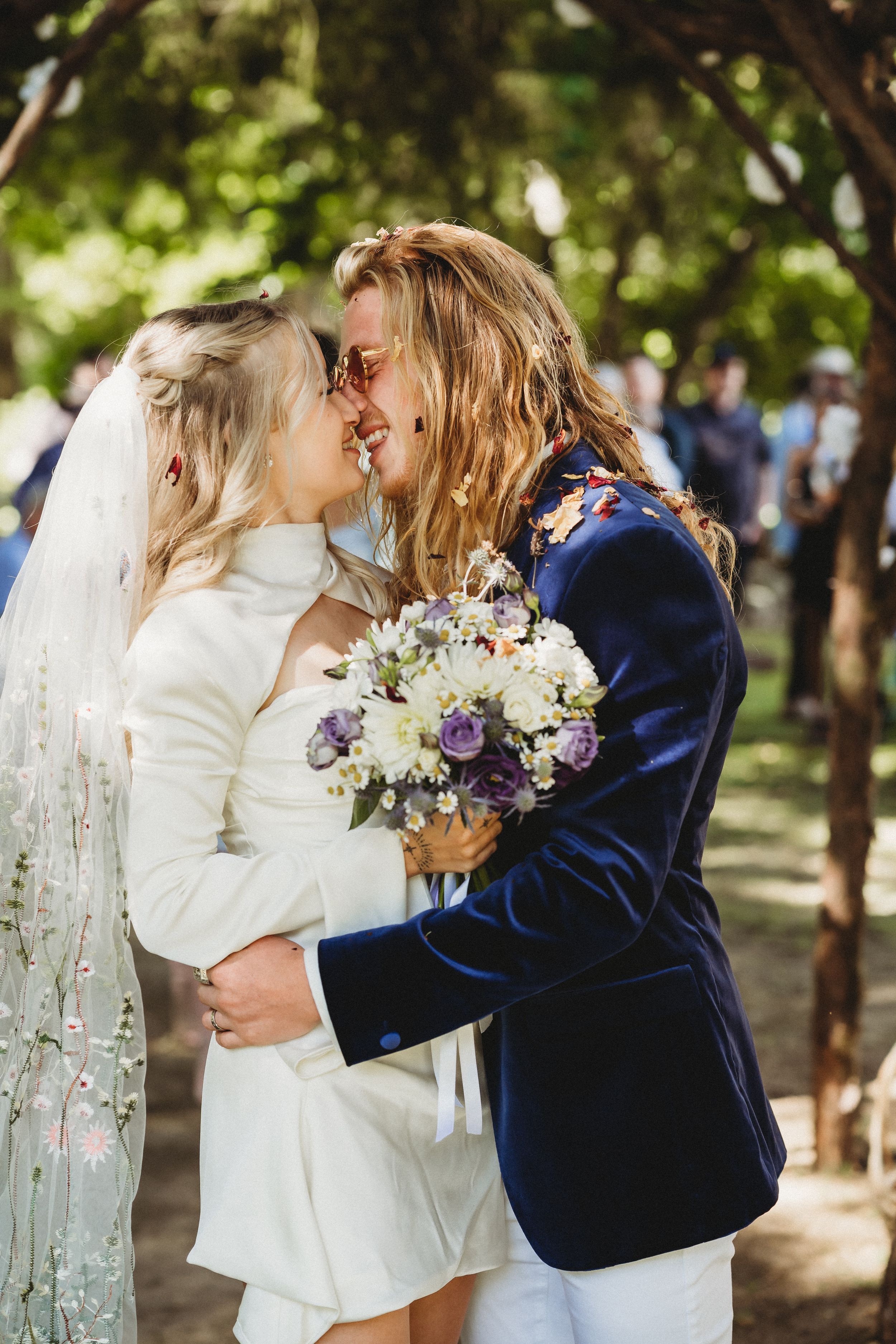 LARA + BLUE'S NELSON GARDEN WEDDING - Velvet Moon Photography