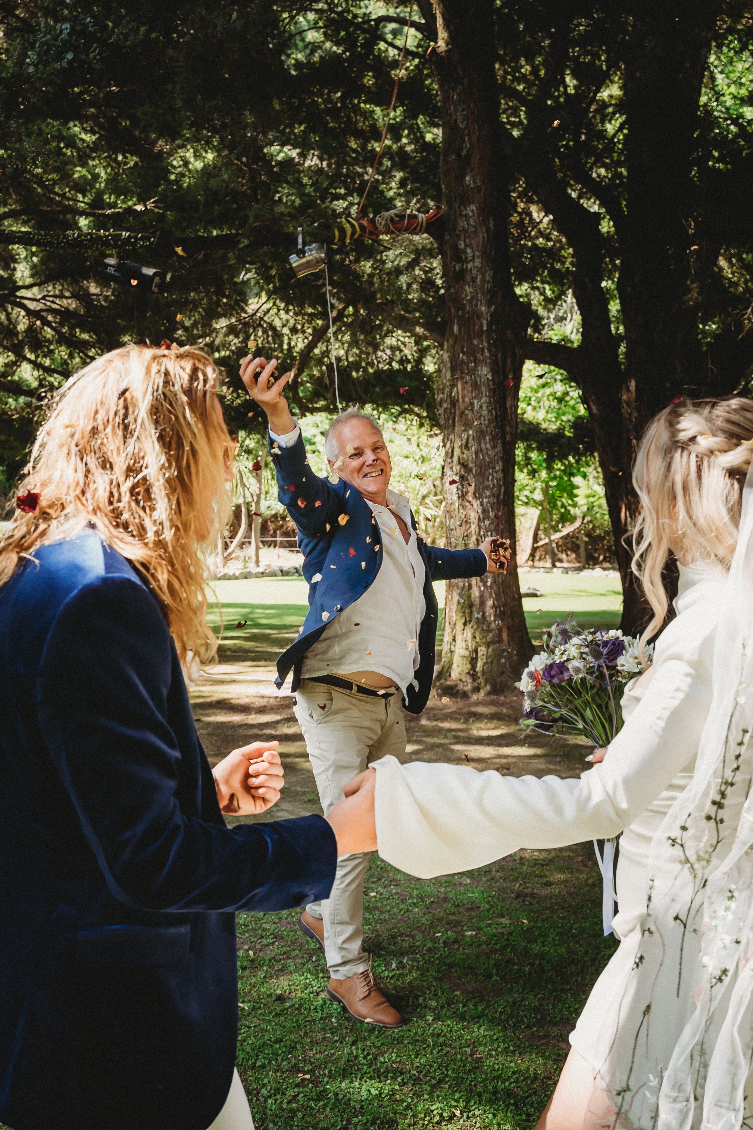 LARA + BLUE'S NELSON GARDEN WEDDING - Velvet Moon Photography