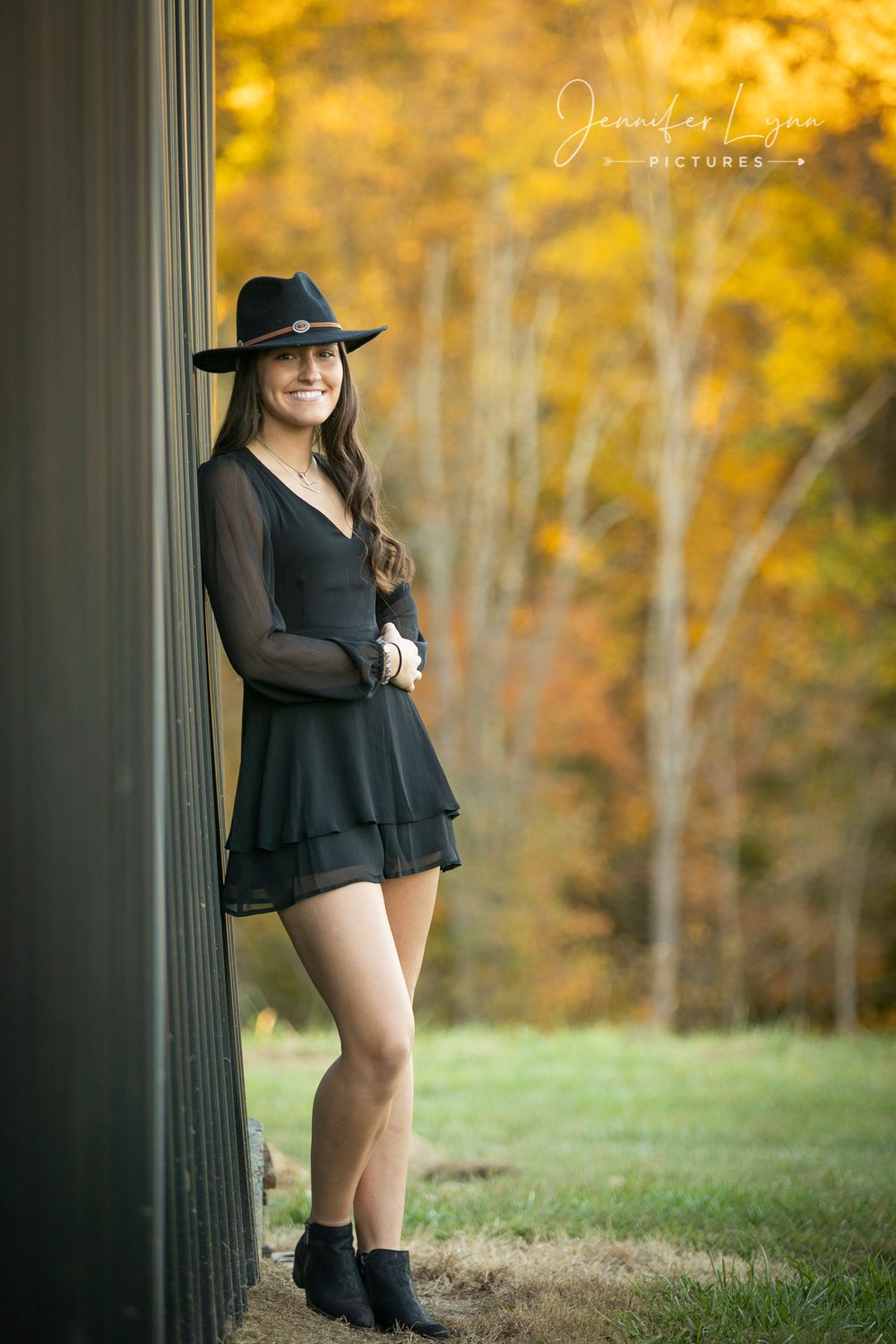 38 Creative Senior Picture Ideas for Girls