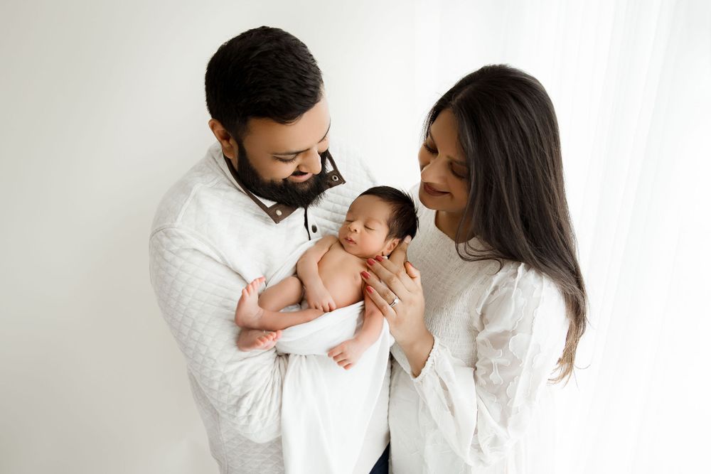 A Glimpse into a Newborn Family Session gallery. - Ma.Mi. Photography ...