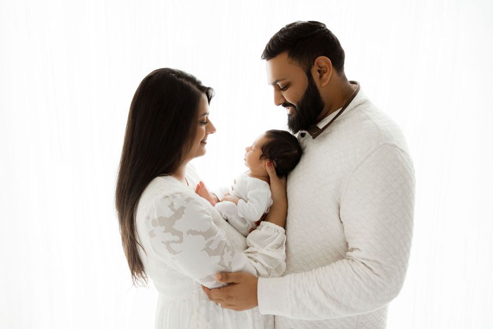 A Glimpse into a Newborn Family Session gallery. - Ma.Mi. Photography ...