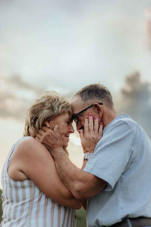 Capturing Everlasting Love: The Perfect Gift - A Couple's Photo Session ...