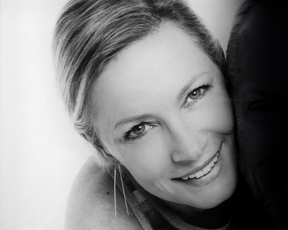 About - VICTORIA M / STUDIO