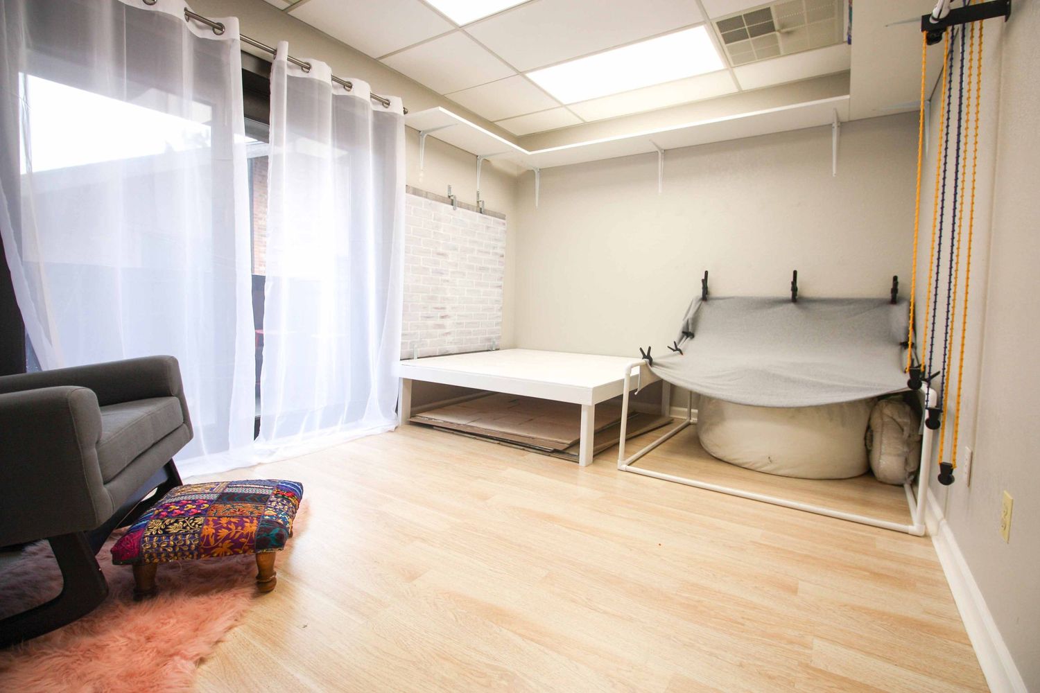 Come see Mary Kincaid's full Newborn Suite - Mary Kincaid Photography