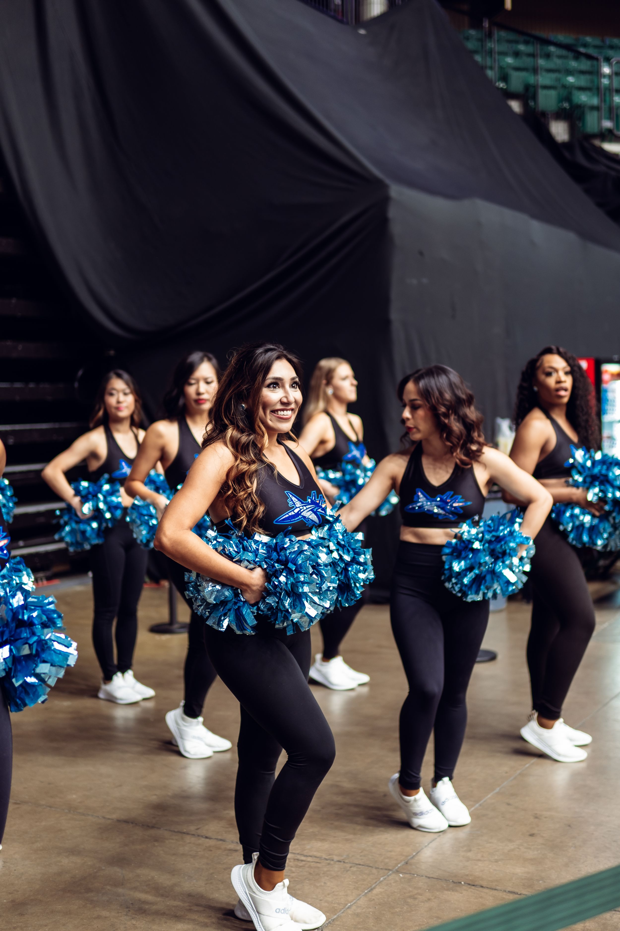 Dallas Cheerleader Photo Sessions: Capturing the Spirit - Eric Aaberg ...