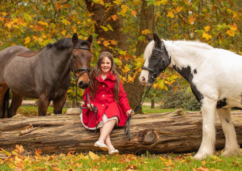 Grace, Jessie & Pheasant - Imogen Moon ABIPP - Equine & Dog ...