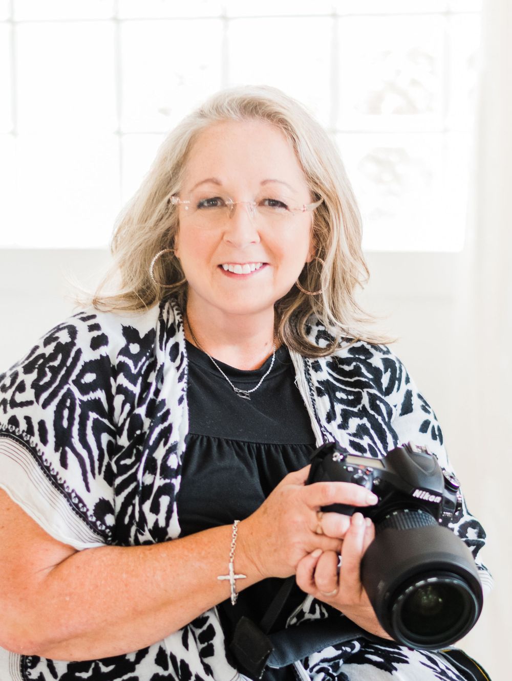 Speakers - Senior Pictures - Family Portraits - Kingwood TX