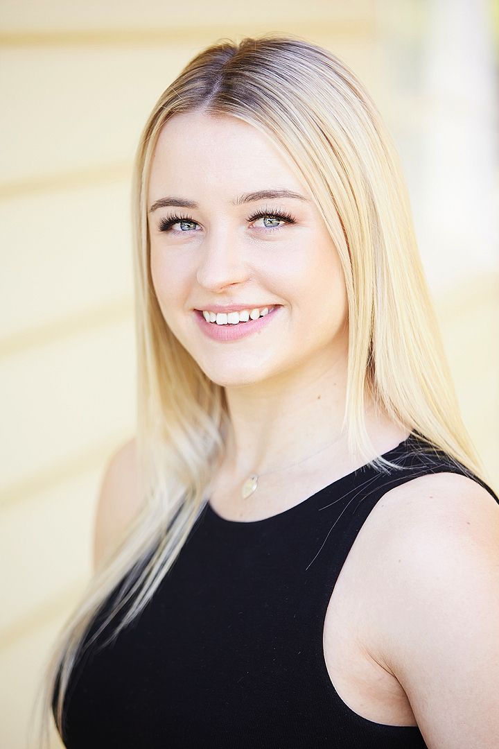 Old Parliament House Canberra Actor Headshots - Caitlin - Colourful ...